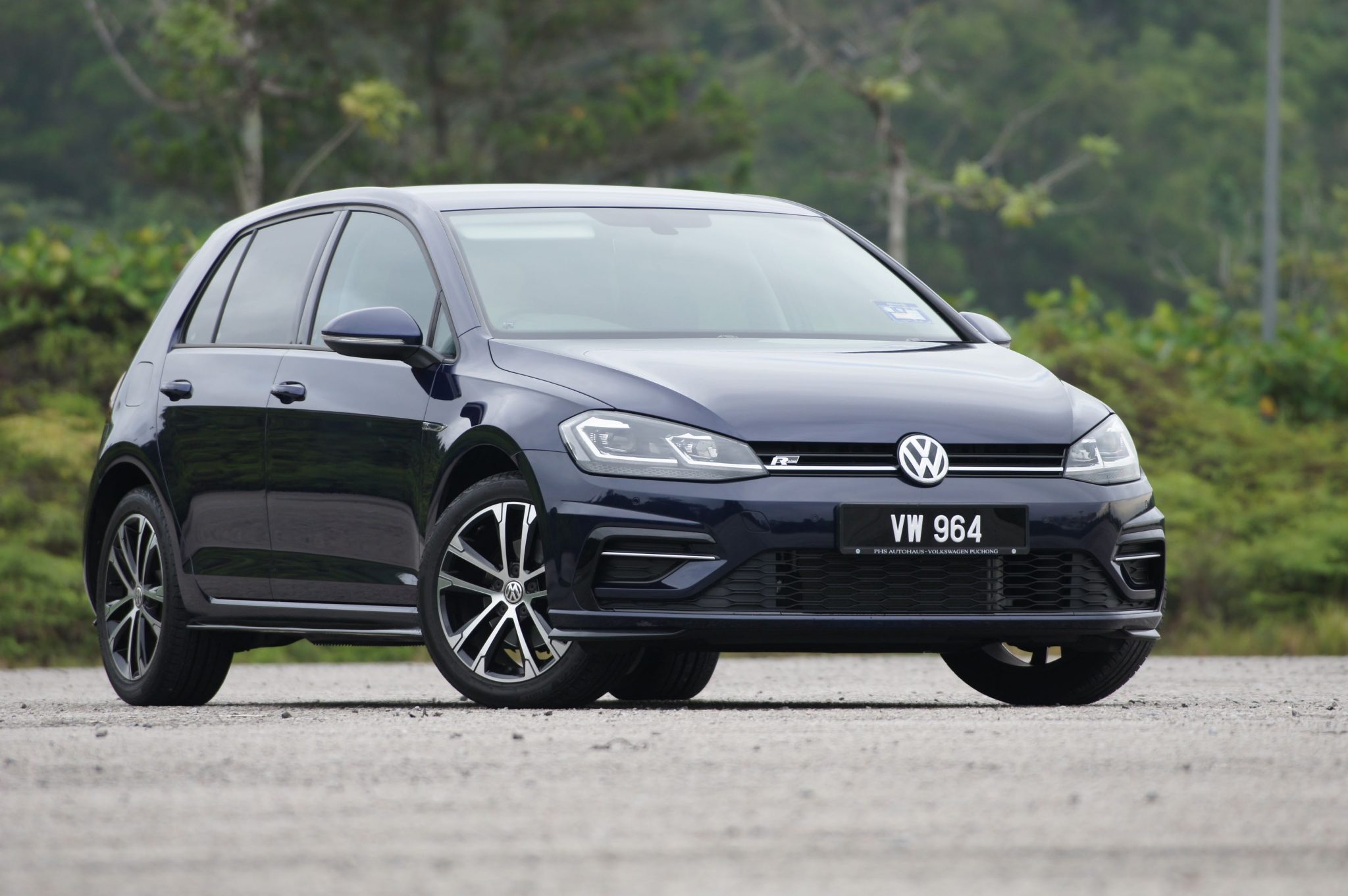 【新车试驾】Volkswagen Golf R-Line Sound & Style 特别版 增添驾驶愉悦快感！ - FooThrottle.com