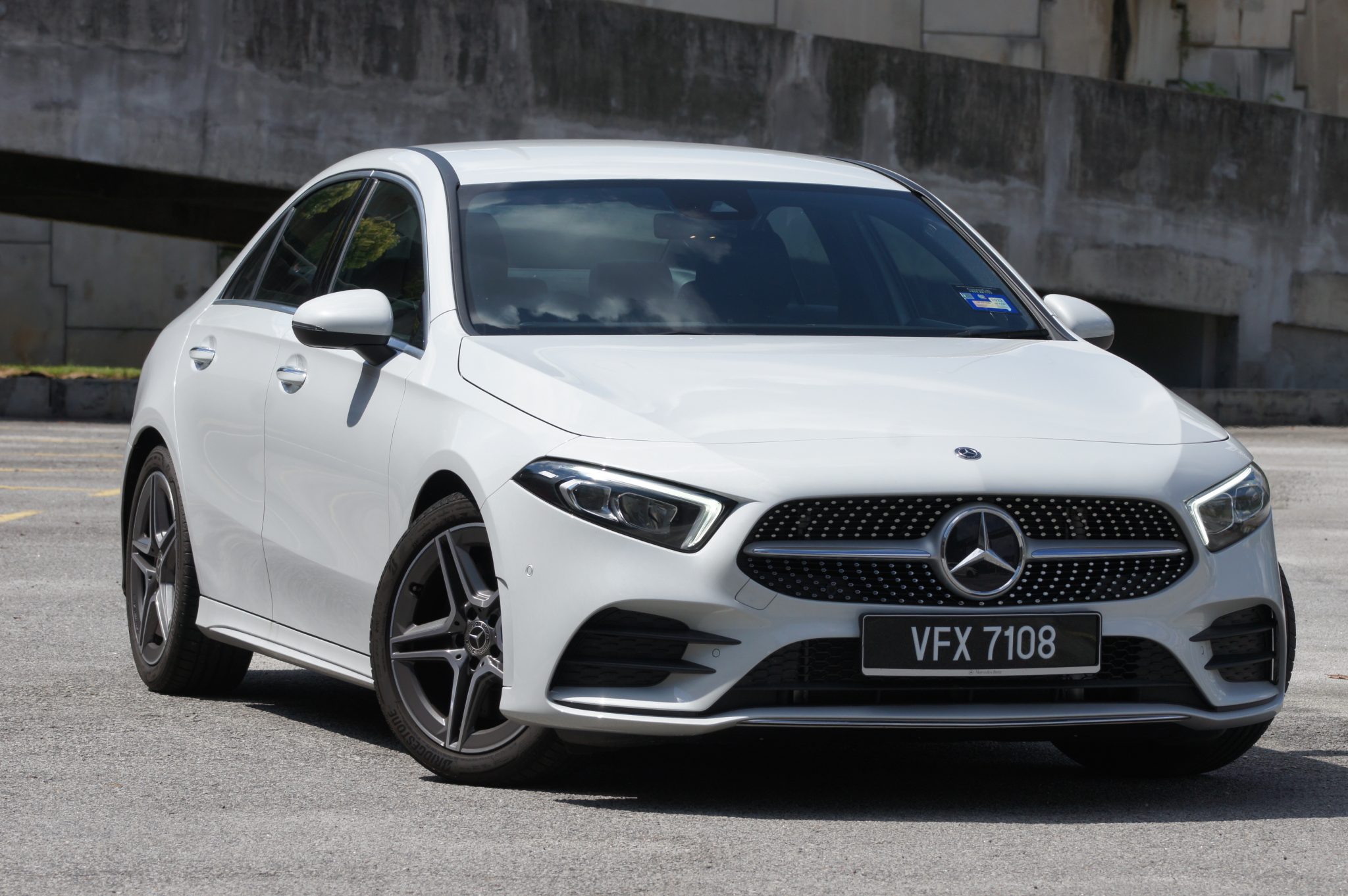 【新车试驾】Mercedes-Benz A250 Sedan AMG Line 內外兼修的優雅与动感实力派将！ - FooThrottle.com
