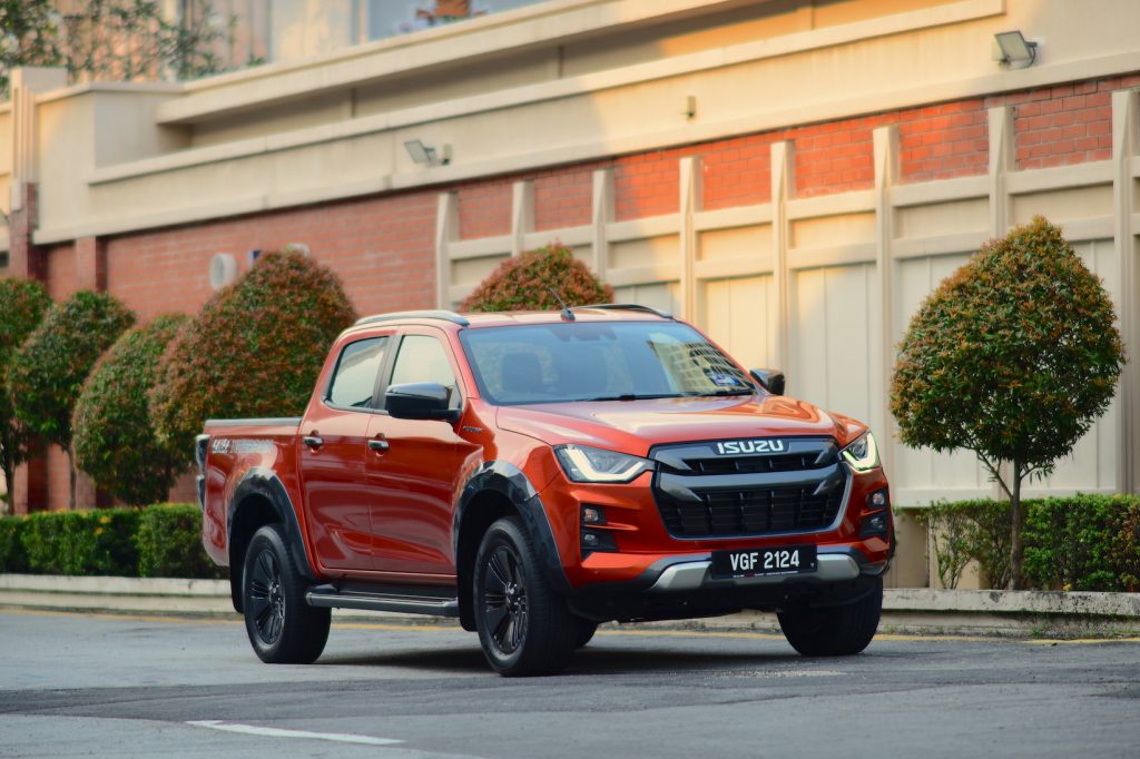 全新第三代 ISUZU D-MAX 备受市场赞誉！ - FooThrottle.com
