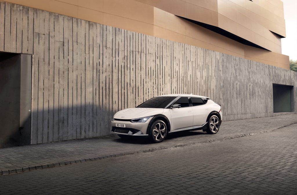 全新 KIA 纯电车款 EV6 大马市场正式开放预订 售价为 RM300,668！ - FooThrottle.com