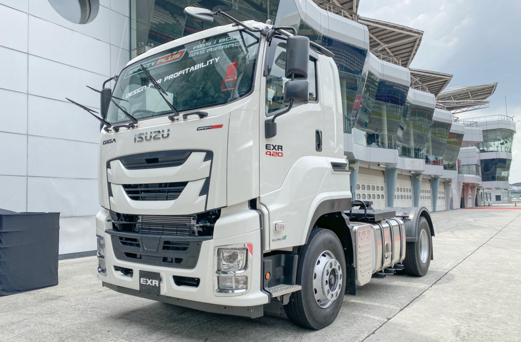 ISUZU 推出新一代 GIGA 重型卡车和牵引卡车 - FooThrottle.com