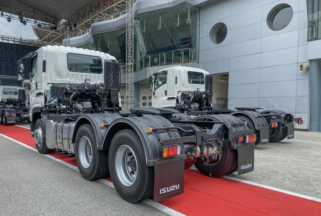 ISUZU 推出新一代 GIGA 重型卡车和牵引卡车 - FooThrottle.com